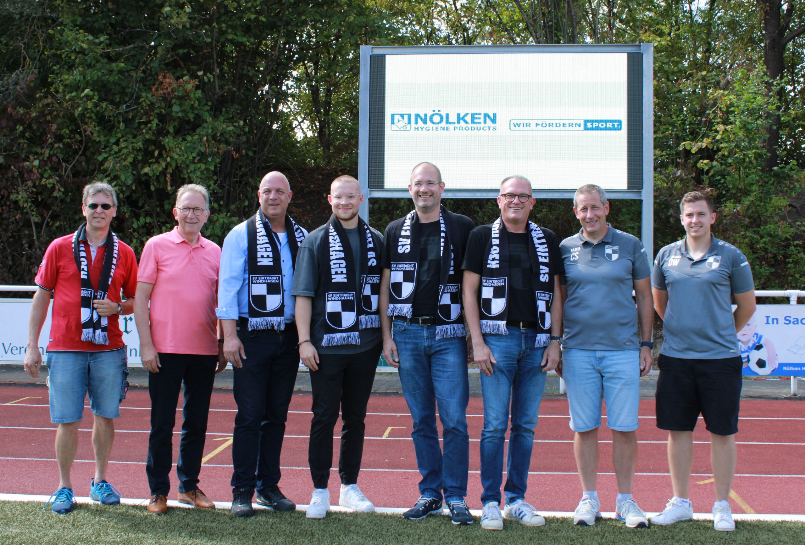Vereins-News: LED – Anzeigewand im Stadion Windhagen eingeweiht - SV ...